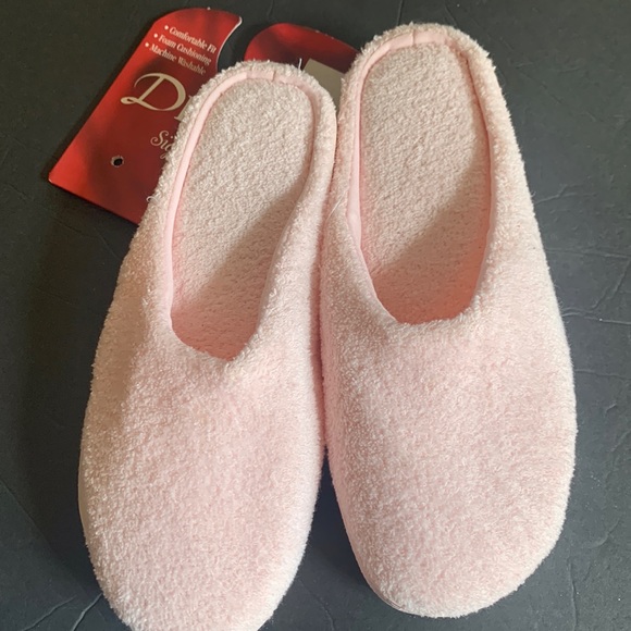dearfoams | Shoes | New Dearfoams Comfort Slippers Signature Collection ...